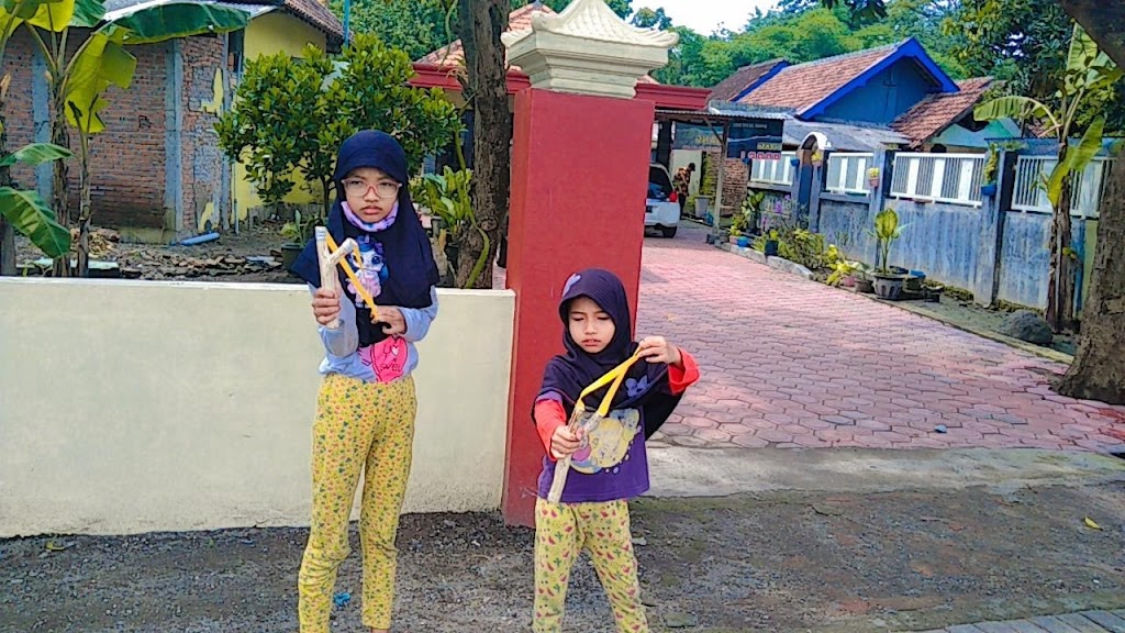 5 Ide Bermain Dolanan Tradisional Berbahan Kayu – Home